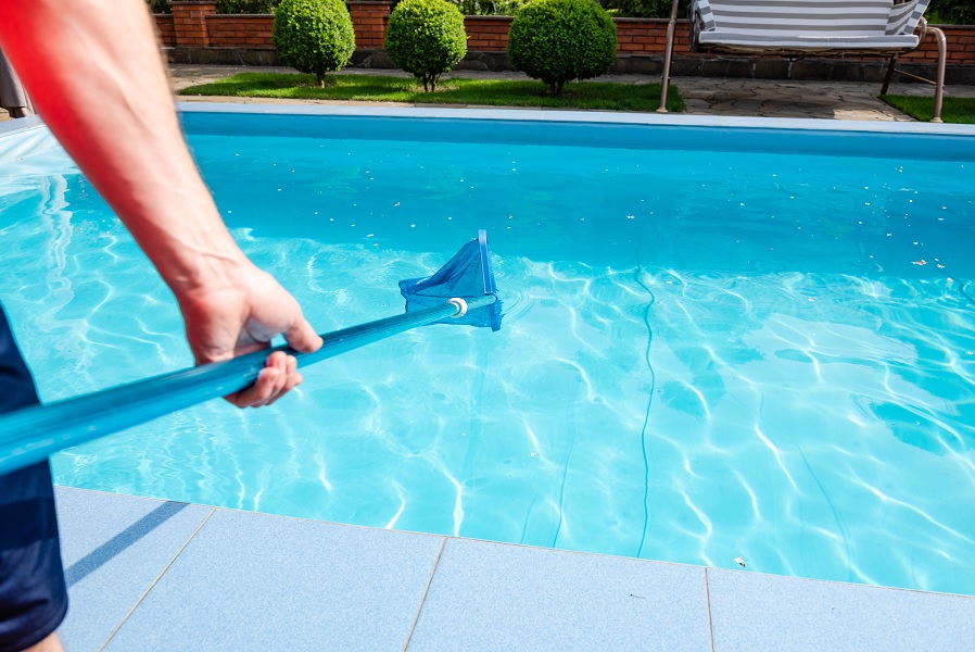 Key Benefits of Using a Professional Pool Services - RichardGuilBault.com