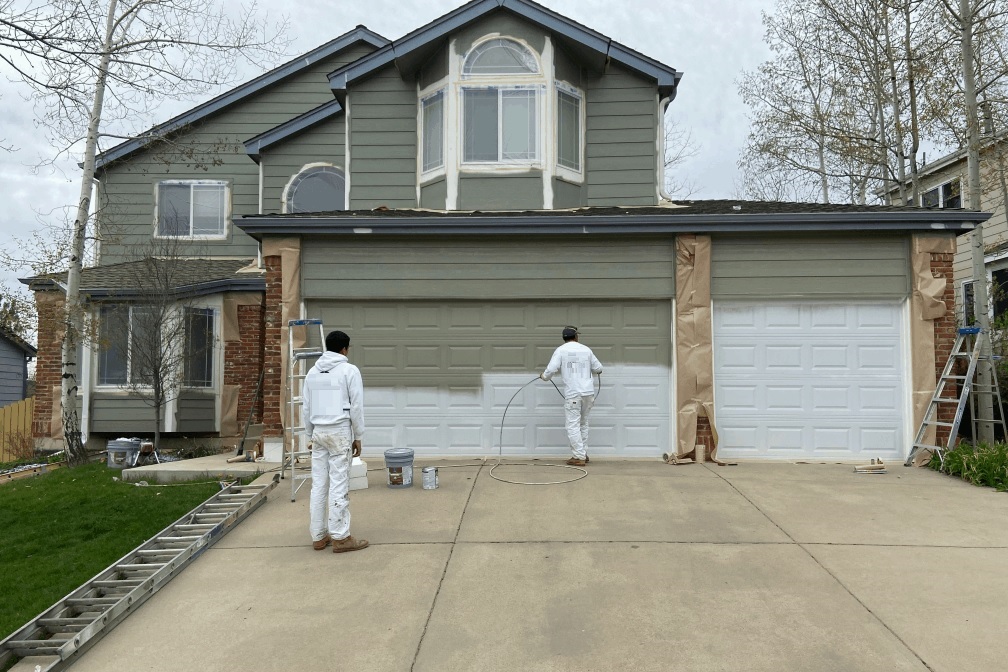 Signs You Need a Professional Paint Job - RichardGuilBault.com